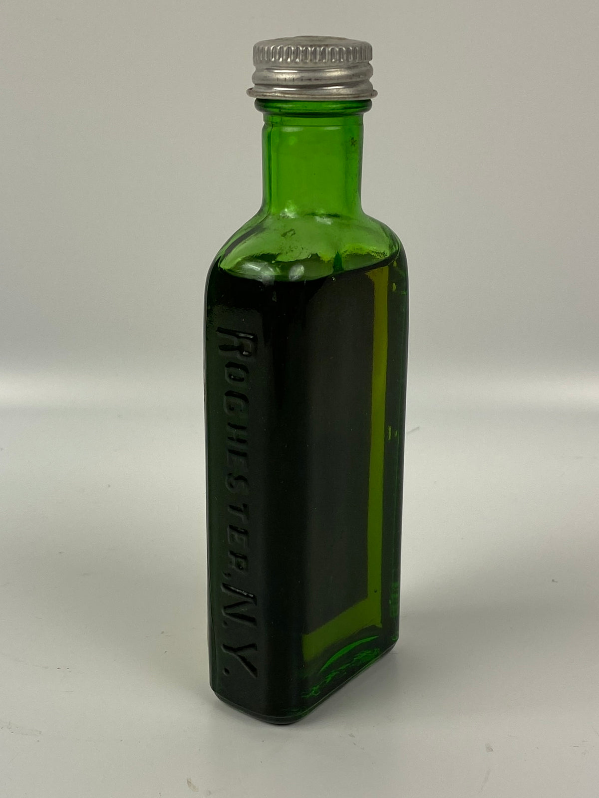 Antique Moone's Emerald Oil Medicine Bottle FULL 4426117972029 - Old ...